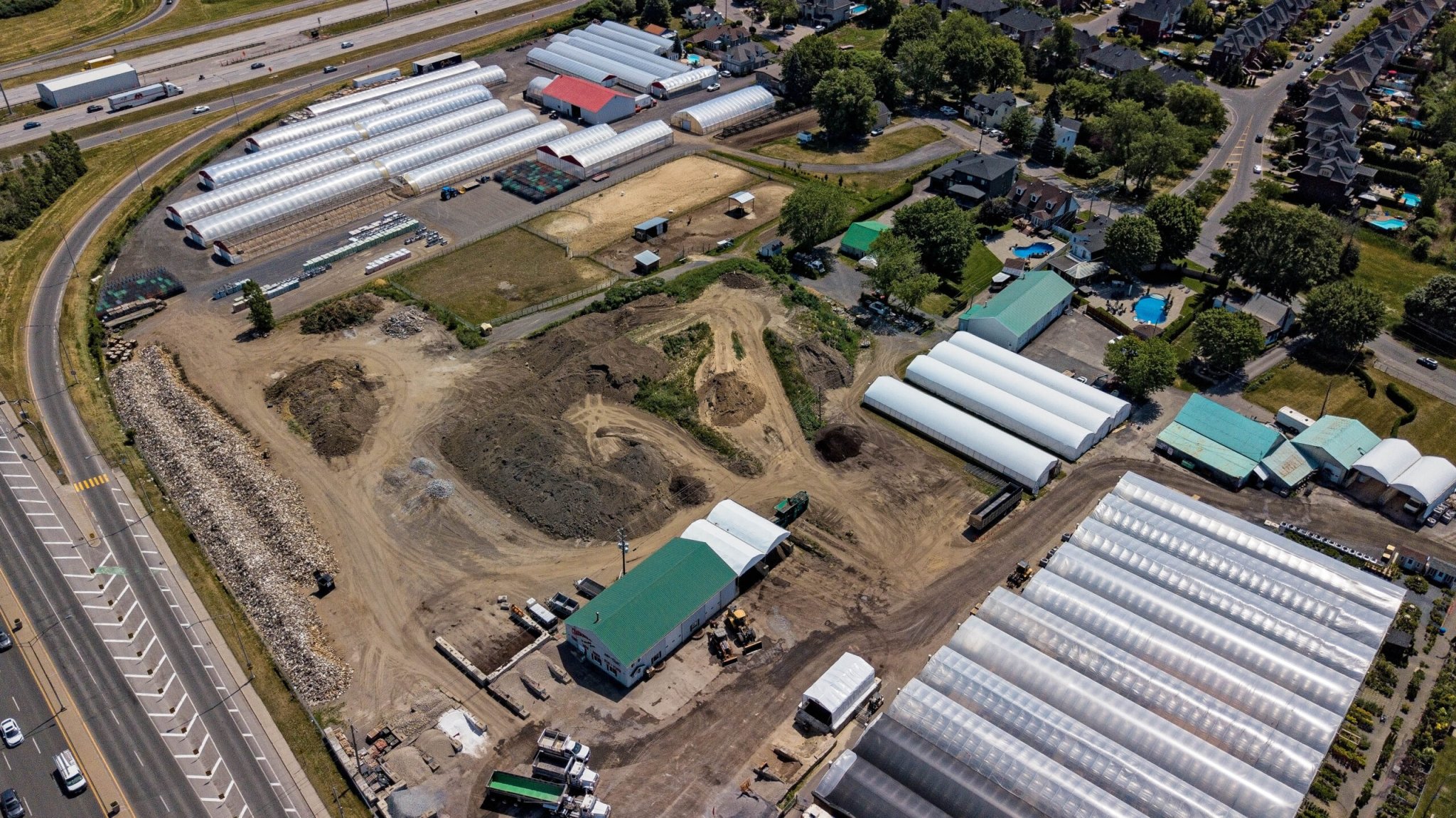 Matériaux en vrac – Terre, sable & pierre | Charbonneau L’Expert